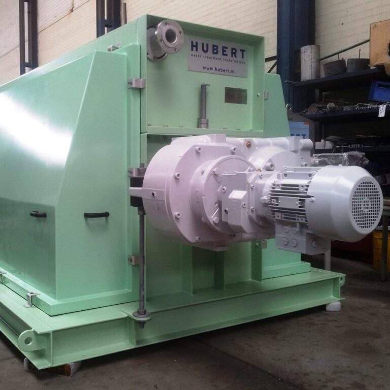 Travelling Band Screen - Quality and Long Service Life! - www.hubert.nl